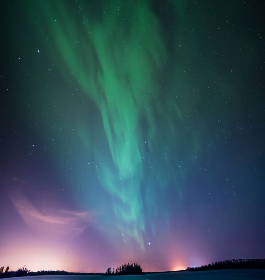 How To Look At An Aurora – Studies in Visual Cultures – ENG 705